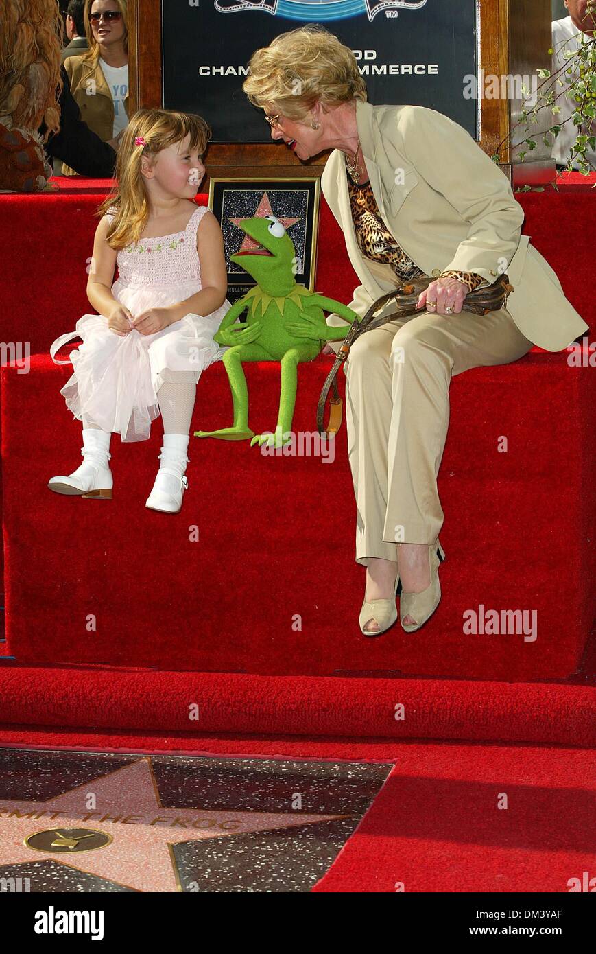 Nov. 14, 2002 - Hollywood, CALIFORNIA - KATIE HENSON, KERMIT THE FROG ...