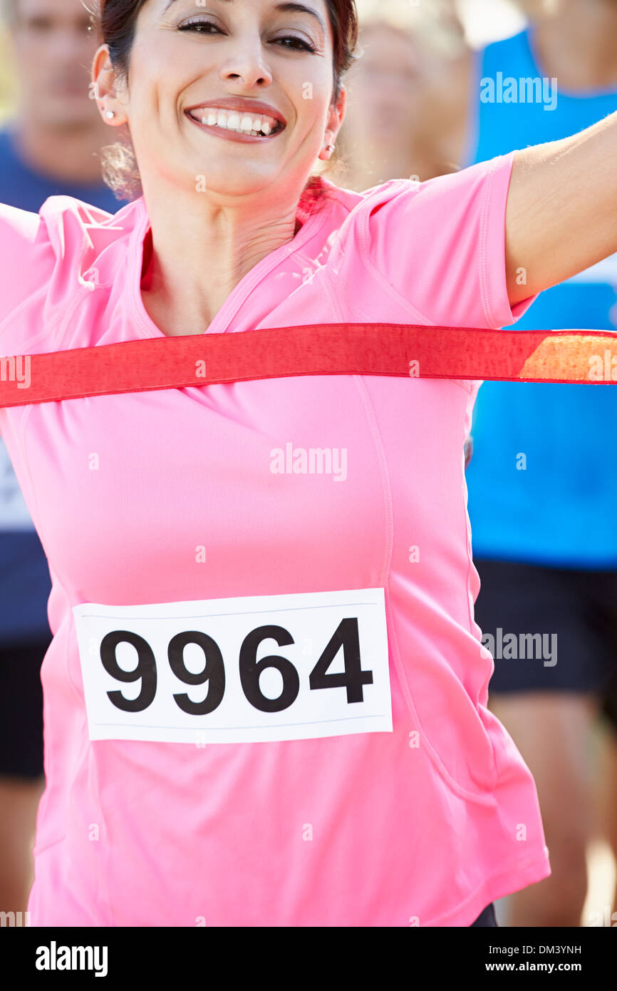 Marathon runner finish line hi-res stock photography and images - Alamy