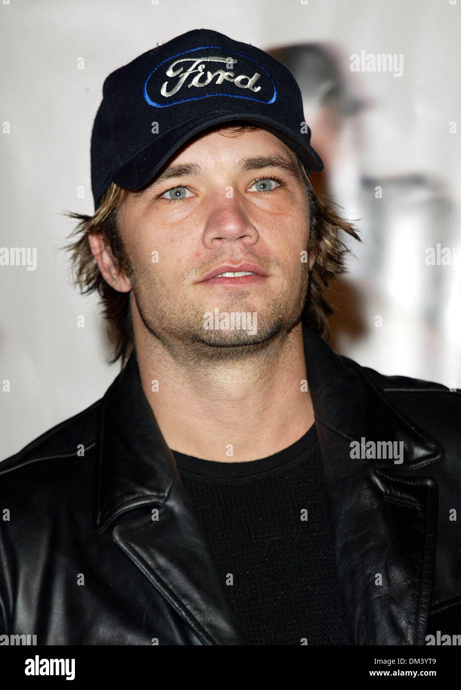 Dec. 16, 2002 - Westwood, CALIFORNIA, UNITED STATES - K28059FB ..CATCH ...