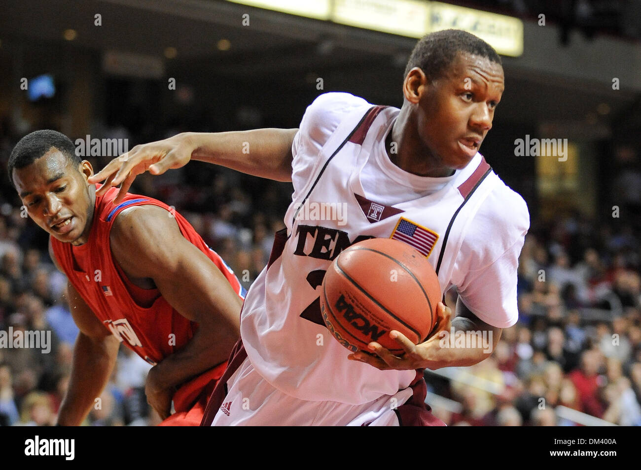 Temple forward Lavoy Allen #24 comes away with the ball. Temple ...