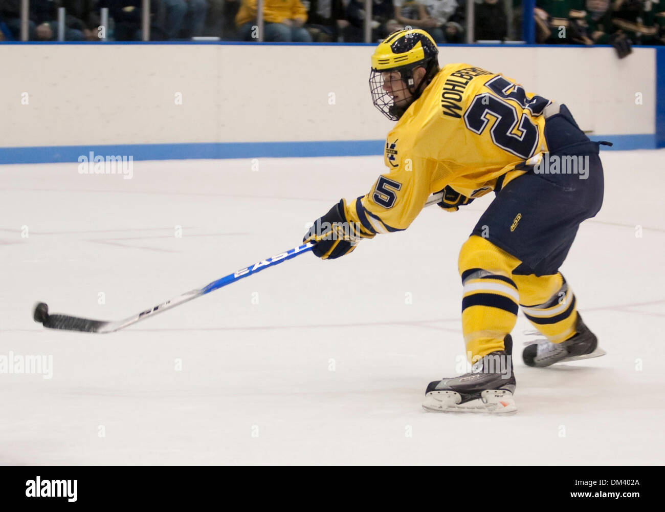 Michigan Left Wing David Wohlberg(25) in game action between the Notre ...