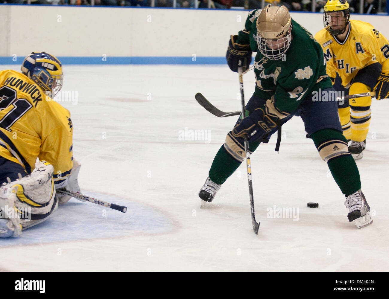 Notre Dame Center Kevin Deeth (21) in game action between the Notre ...