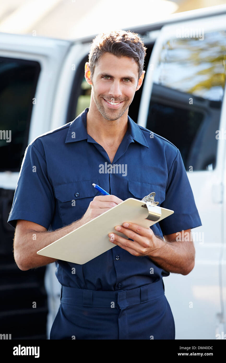 Delivery driver hi-res stock photography and images - Alamy