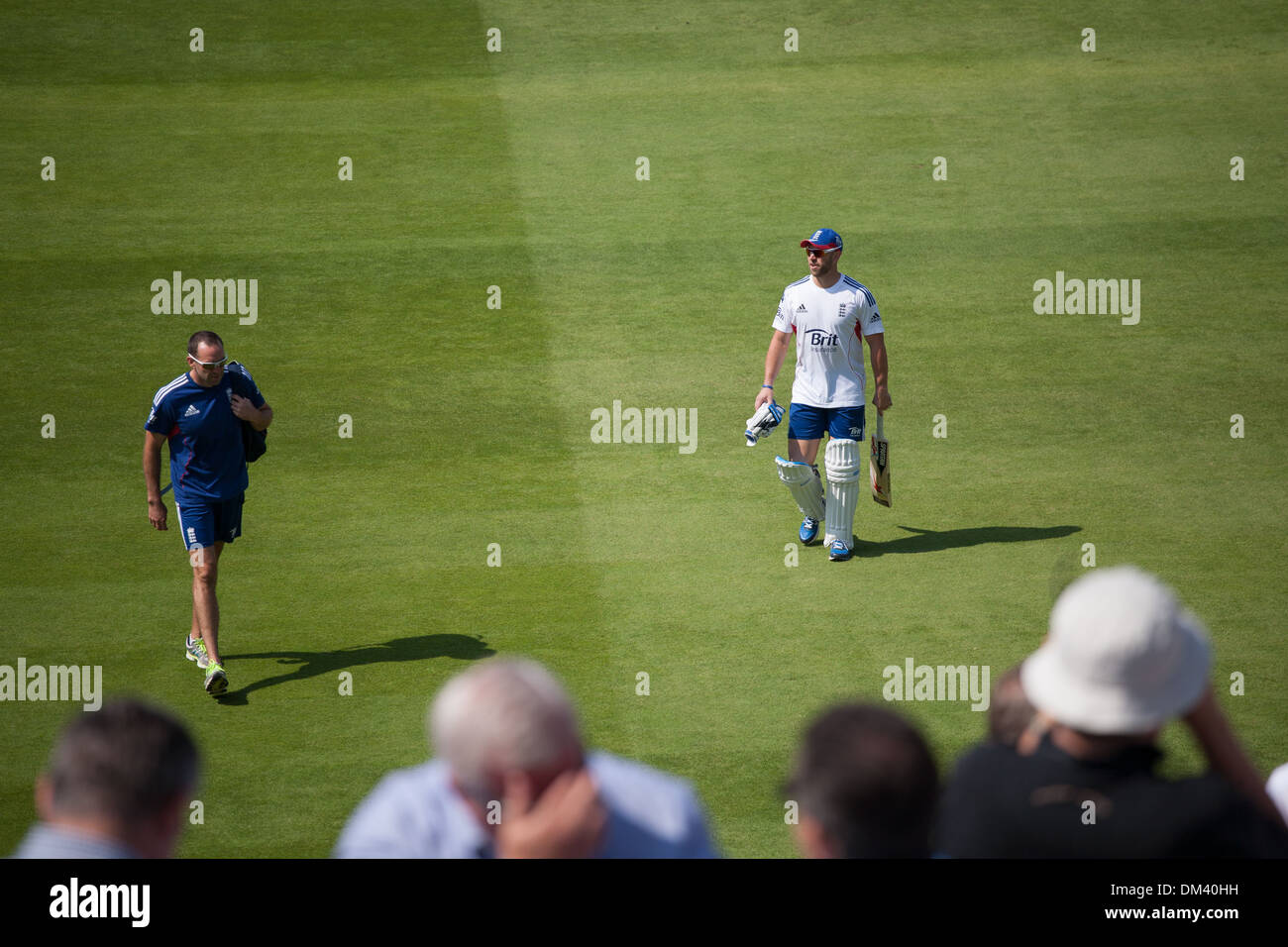 Cricket matt prior hi-res stock photography and images - Alamy