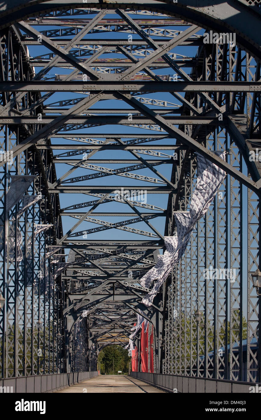 Elbbrucke bridge hi-res stock photography and images - Alamy