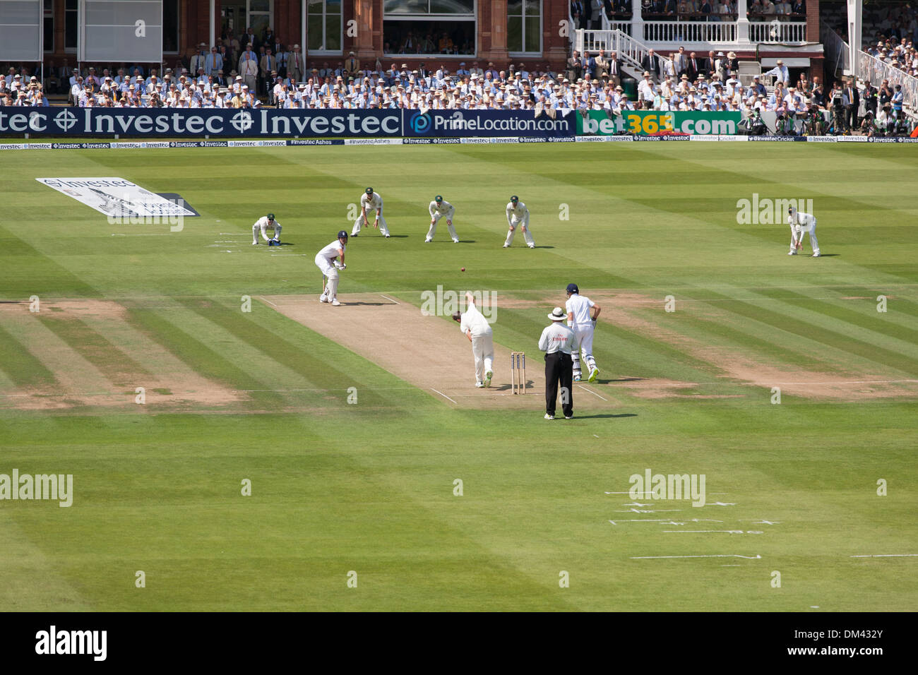Alastair cook ashes hi-res stock photography and images - Alamy