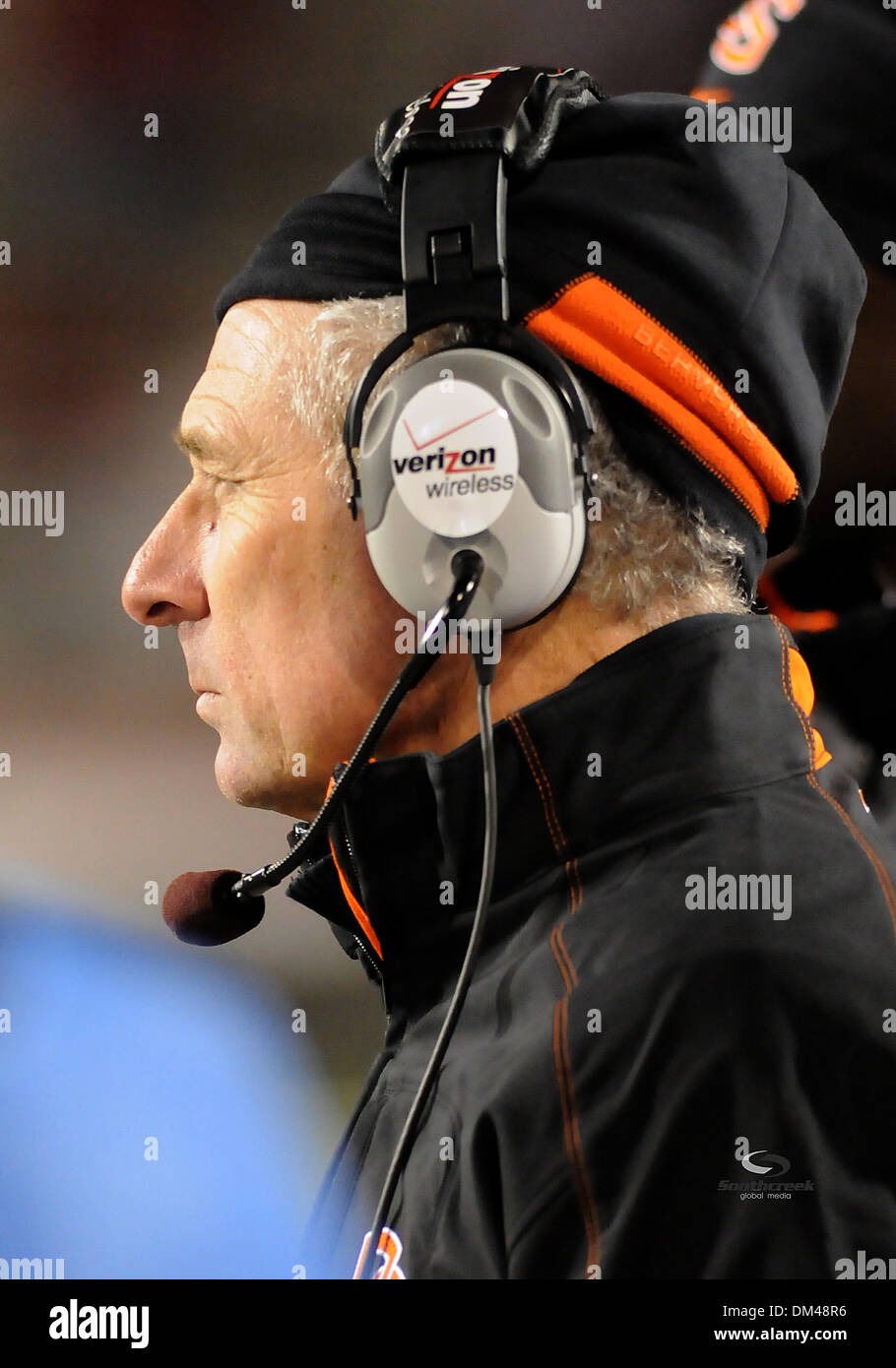 Oregon State head football coach Mike Riley looks on during a NCAA ...