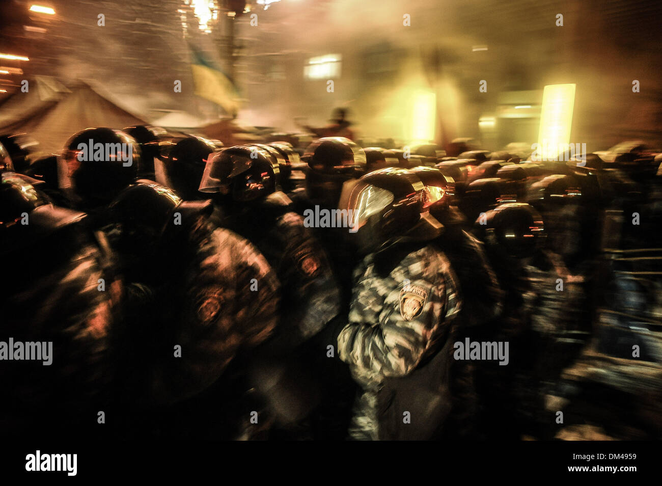 Kiev, Ukraine. 11th Dec, 2013. Pro-European integration protesters line ...