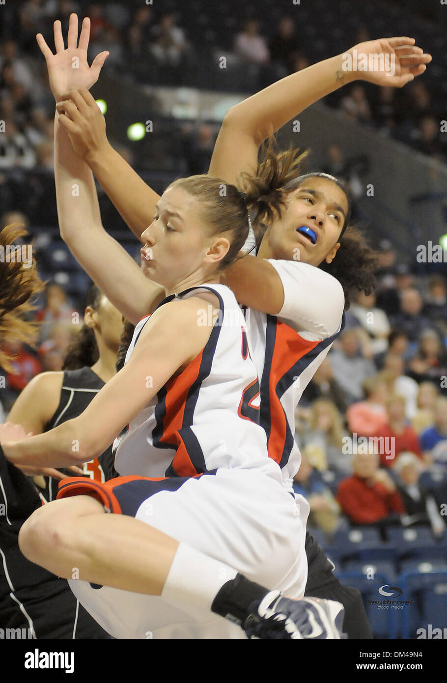 Goznaga's Vivian Frieson, right, and Katelan Redmond collide after a ...