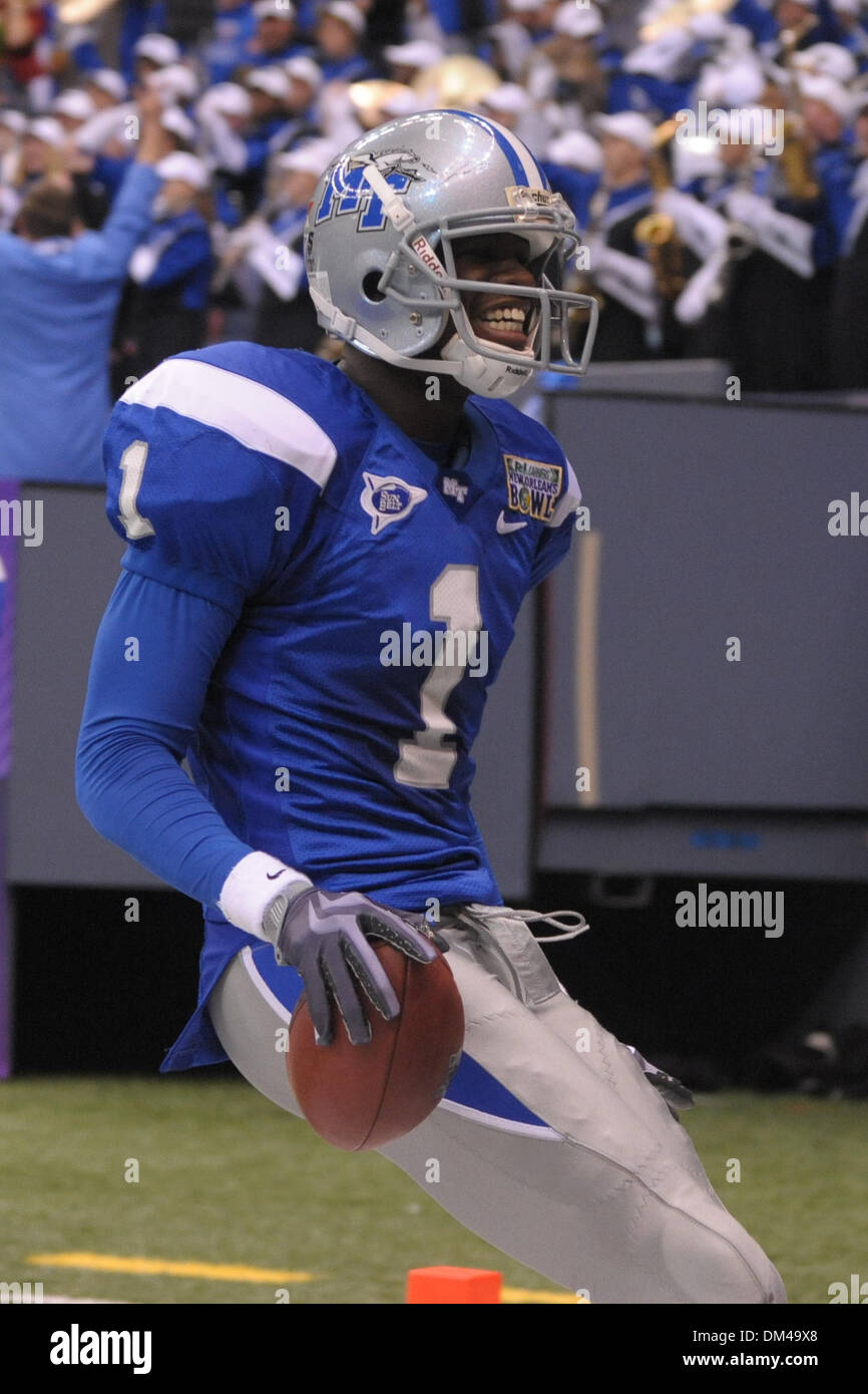 Middle Tenn. reeiver, #1 Chris McClover, celebrates a touchdown during ...