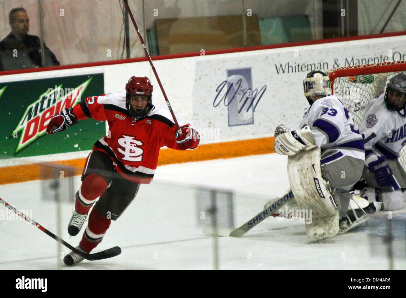 NCAA Non-Conference Game - SLU's Drew Weaver (23) reacts after making ...