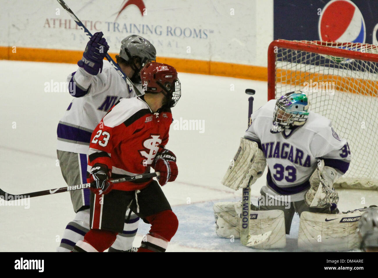 Drew nicholas hi-res stock photography and images - Alamy