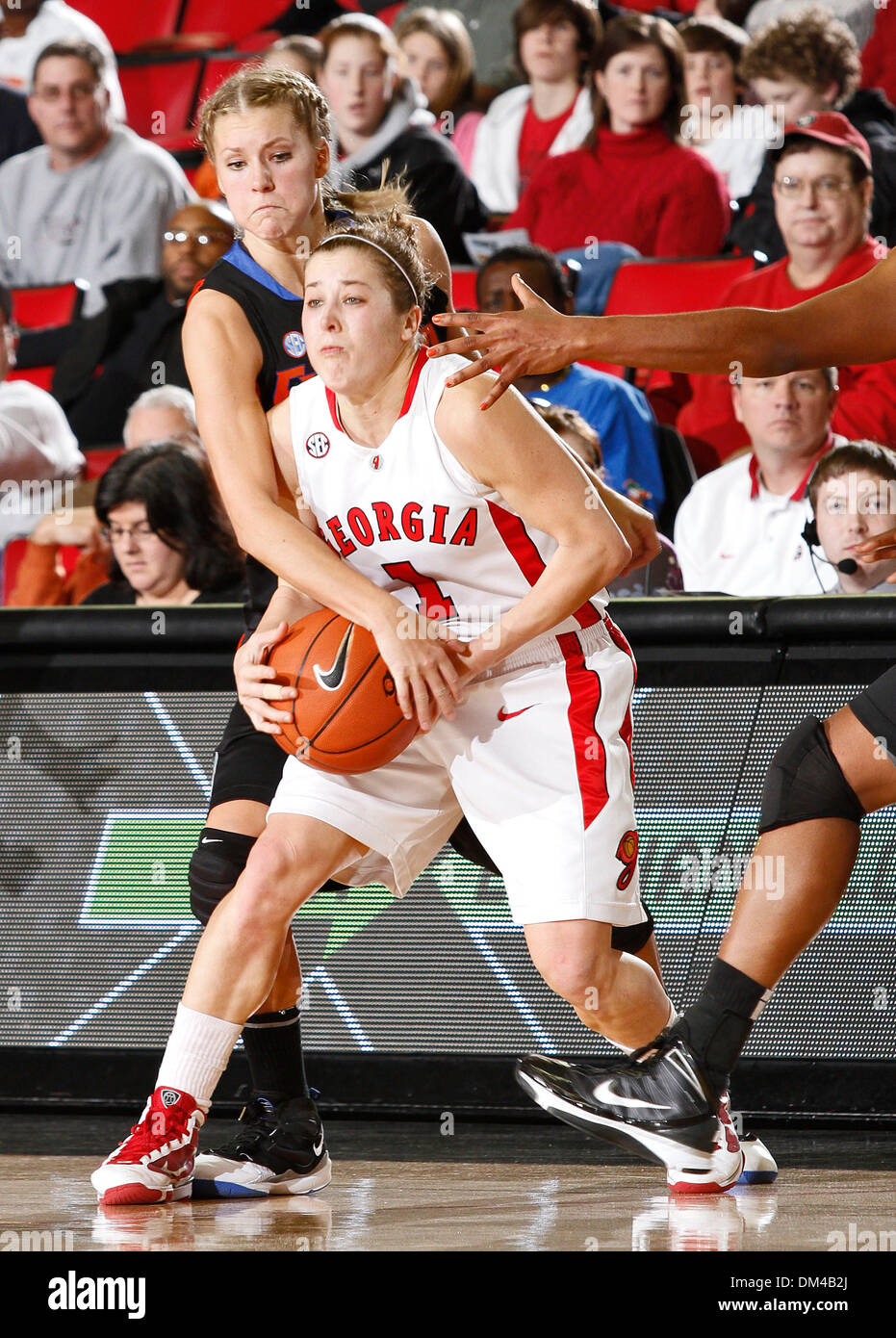 Georgia guard Ashley Houts (1) gets fouled by Florida guard Steffi ...