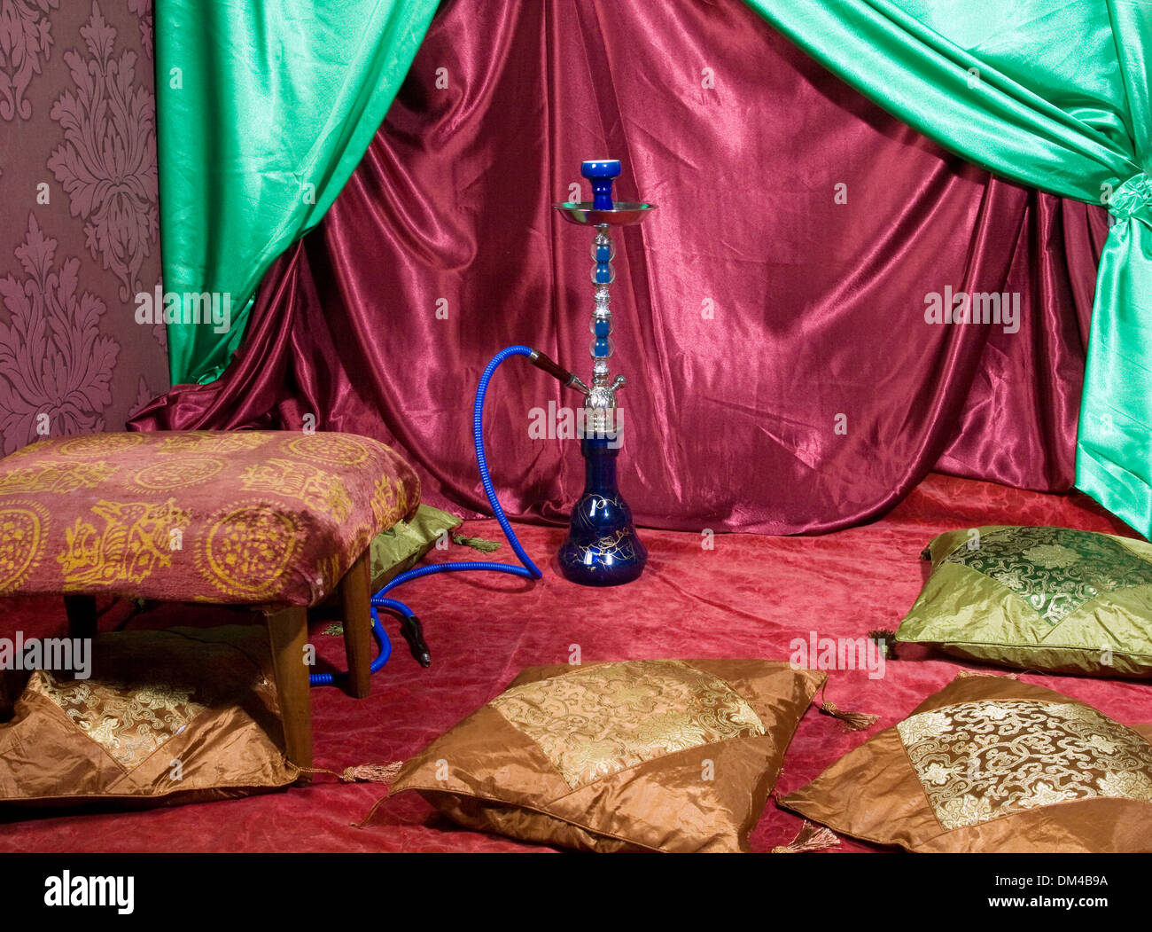 Opium pipe metal hi-res stock photography and images - Alamy