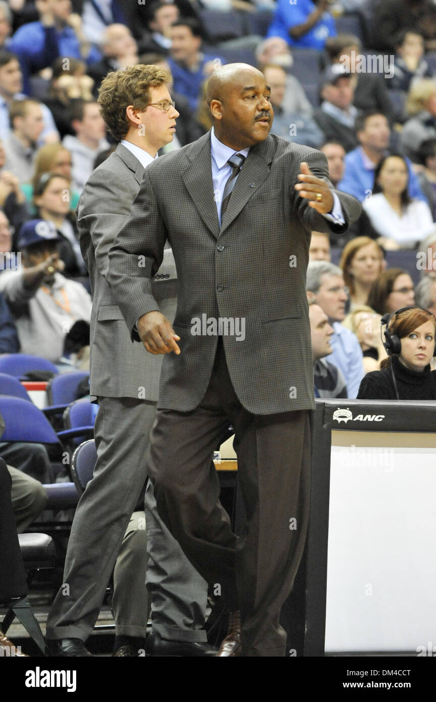John thompson basketball hi-res stock photography and images - Alamy
