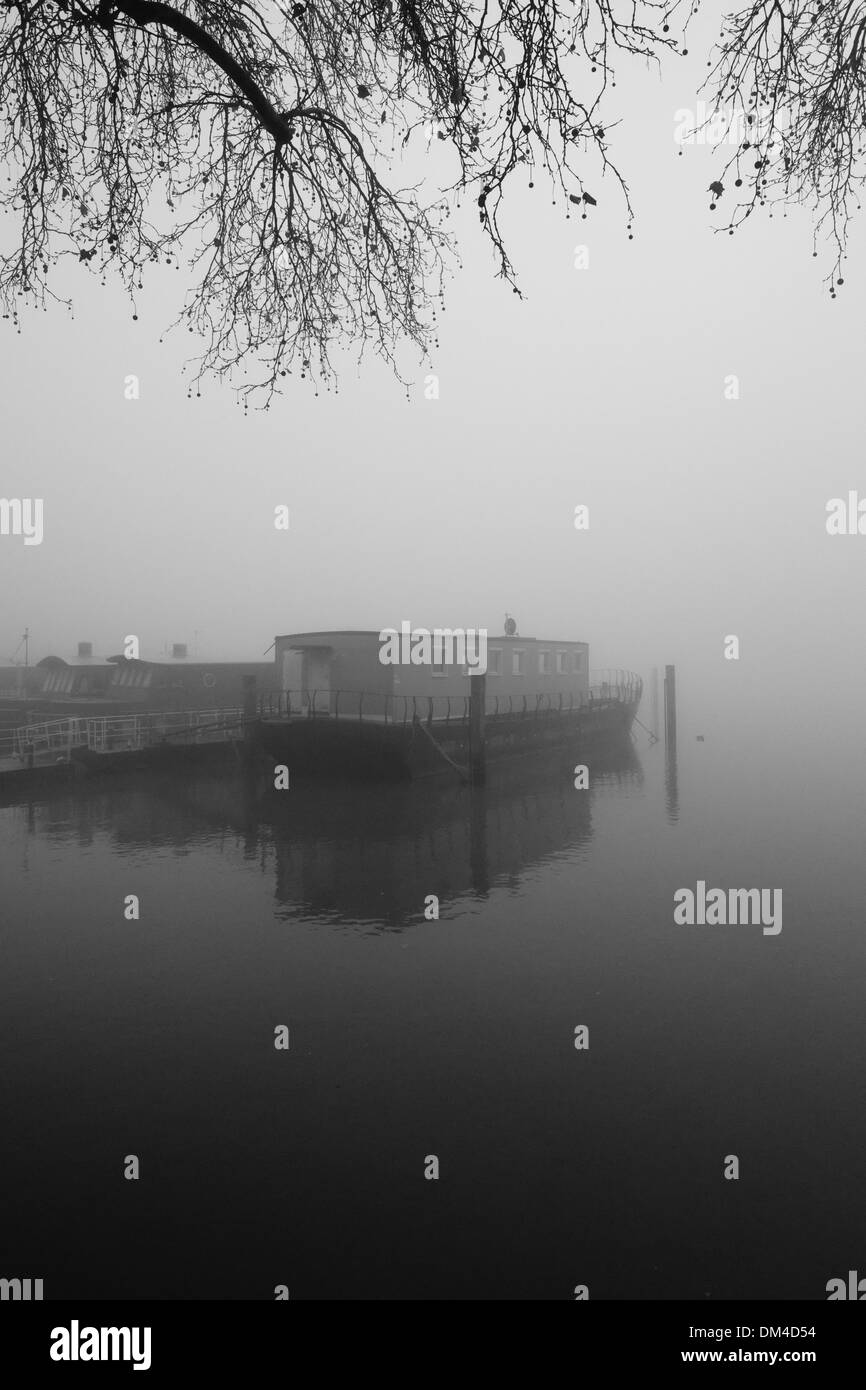 River Thames in Fog Stock Photo - Alamy