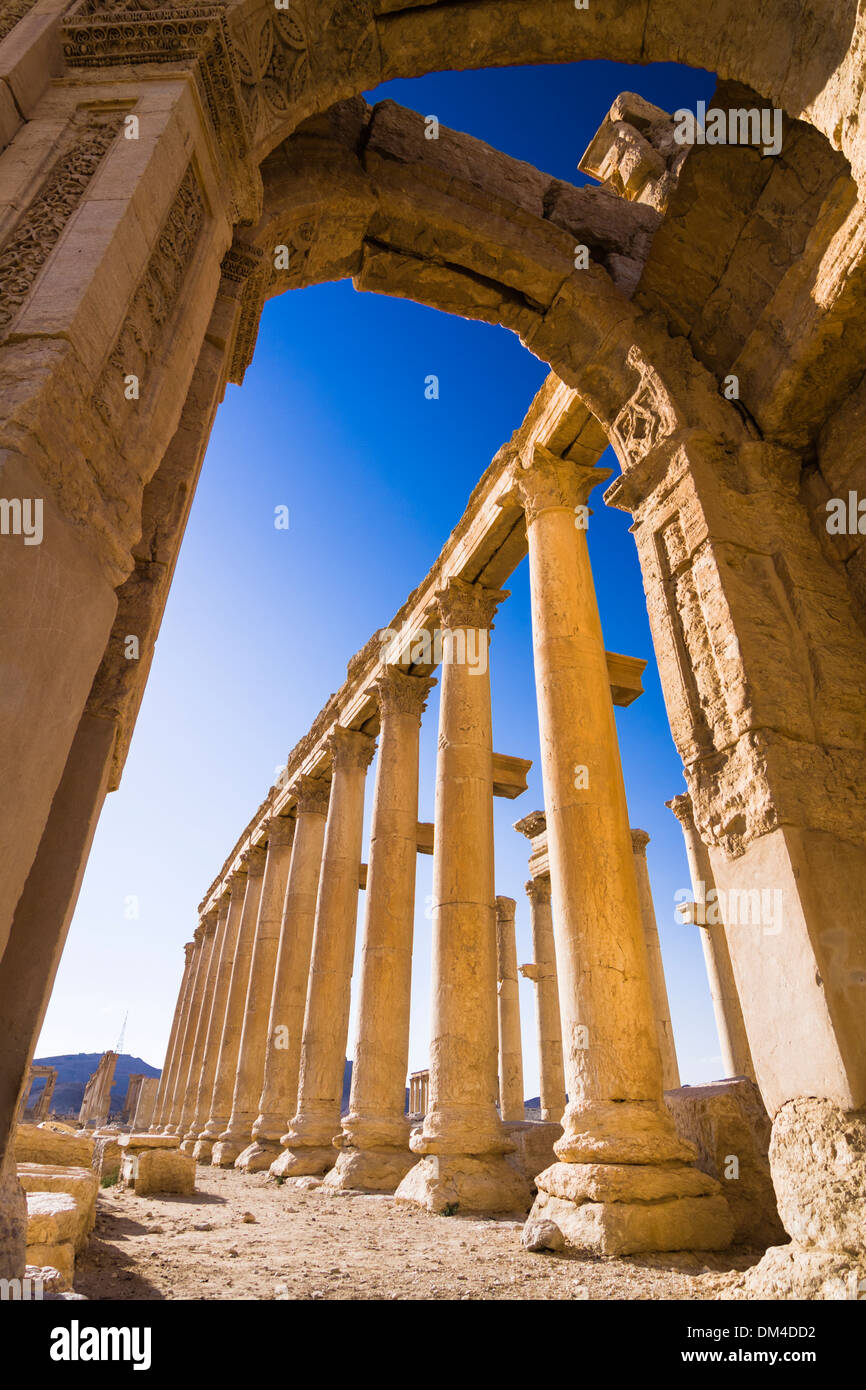 Monumental Arch of the ruins at Palmyra, Syria Stock Photo - Alamy