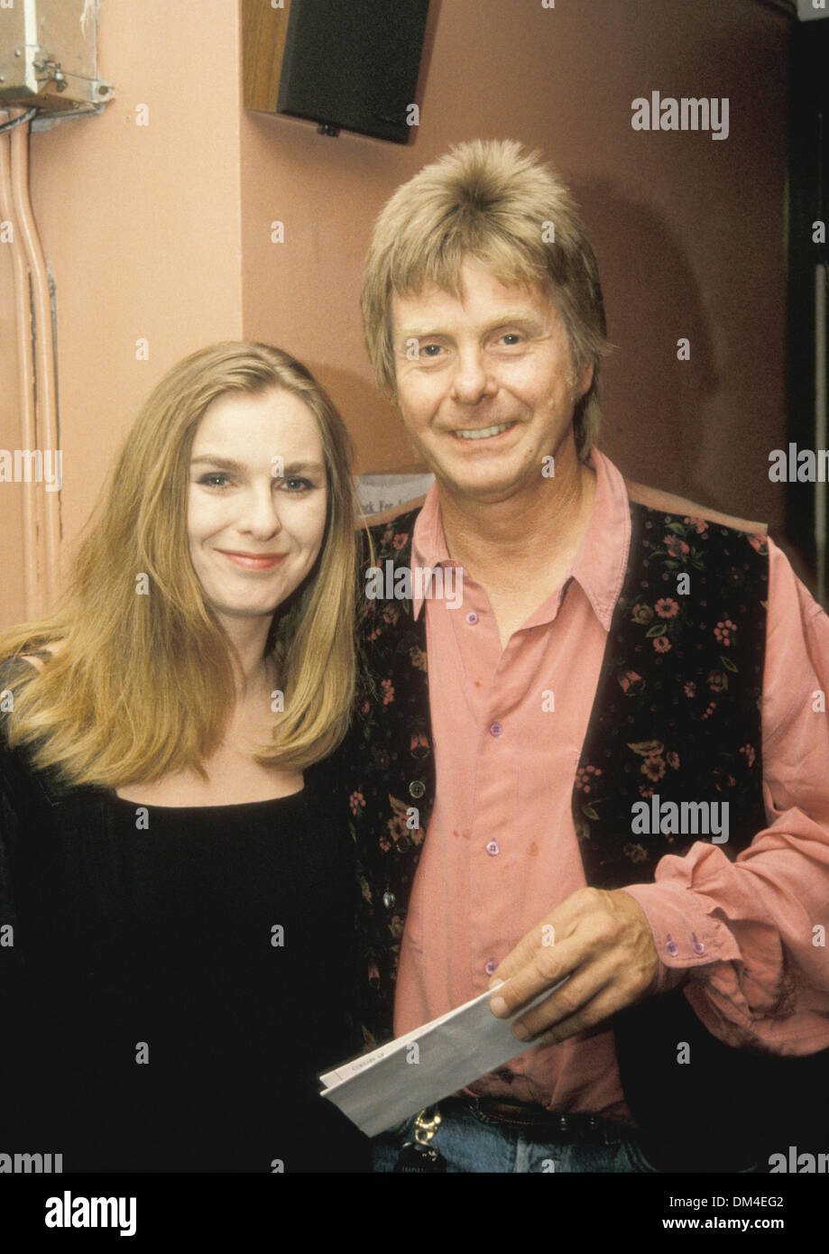 JOE BROWN English pop musician with his singer daughter Sam about 1979 ...