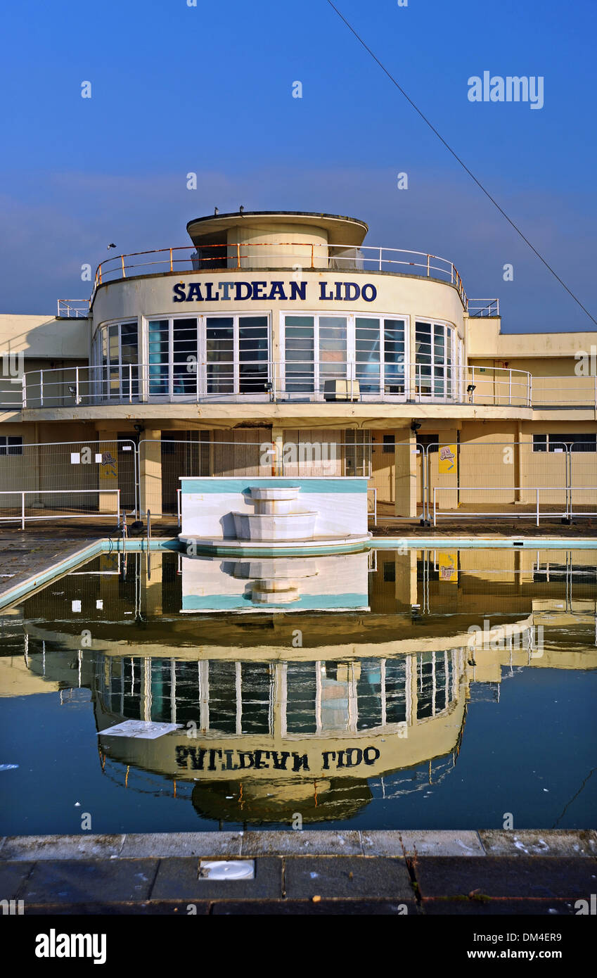 Saltdean lido hi-res stock photography and images - Alamy