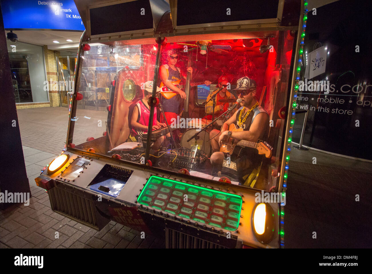 Live Jukebox High Resolution Stock Photography and Images - Alamy