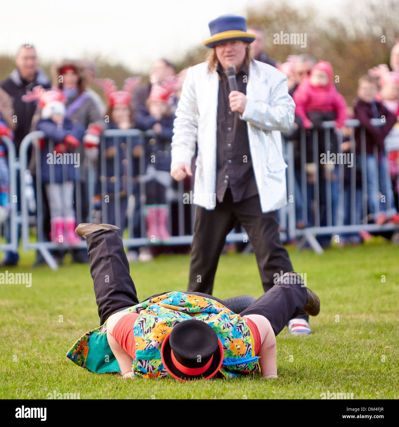 Clowns falling hi-res stock photography and images - Alamy