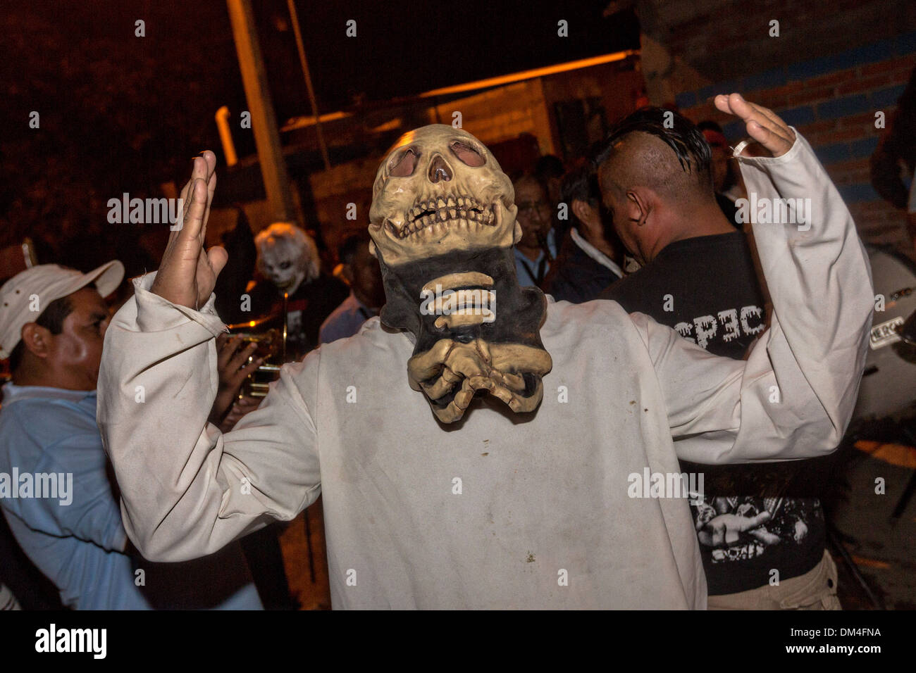 Costumes mask skeleton oaxaca hi-res stock photography and images - Alamy