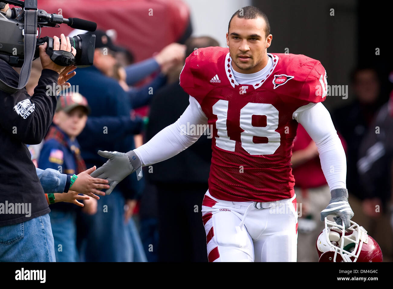Temple Owls wide receiver Jason Harper (18) coming out while they ...