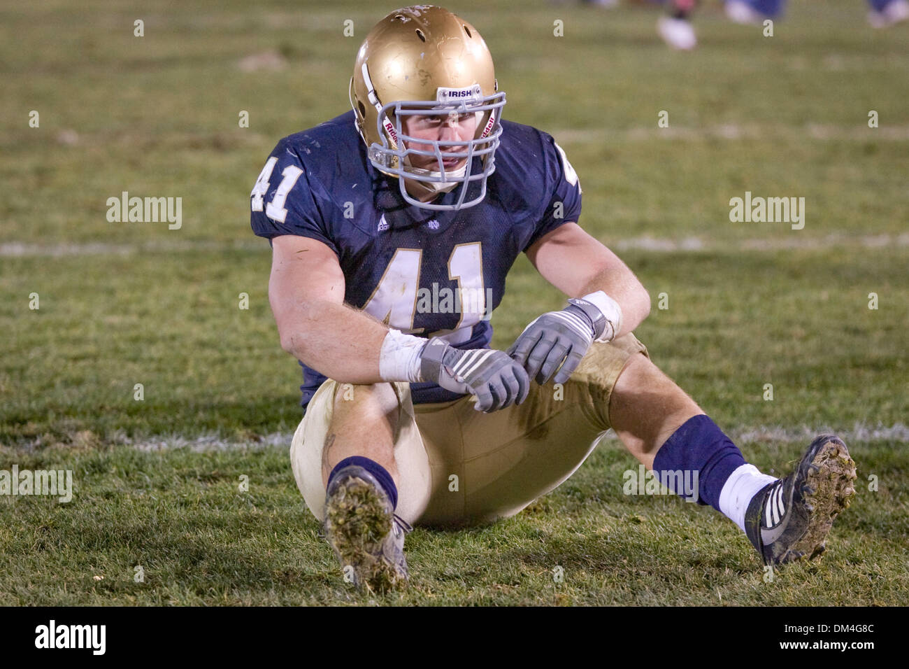 Notre dame linebacker scott smith hi-res stock photography and images ...