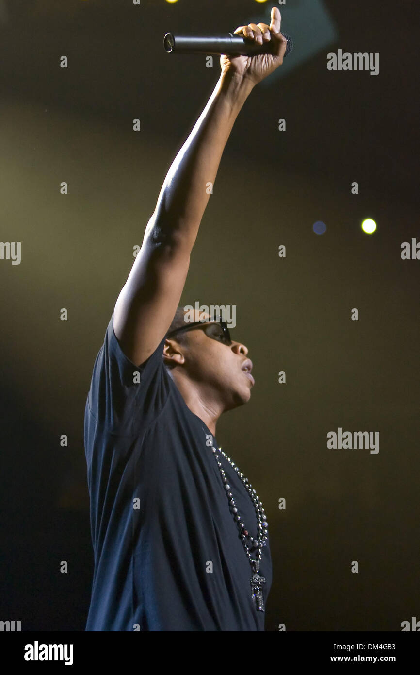 Jay-Z performing onstage during POWERHOUSE 2009 ft. Jay-Z with Keri ...