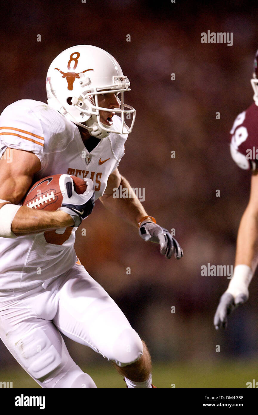 Jordan Shipley (#8) of the University of Texas Longhorns squares off ...