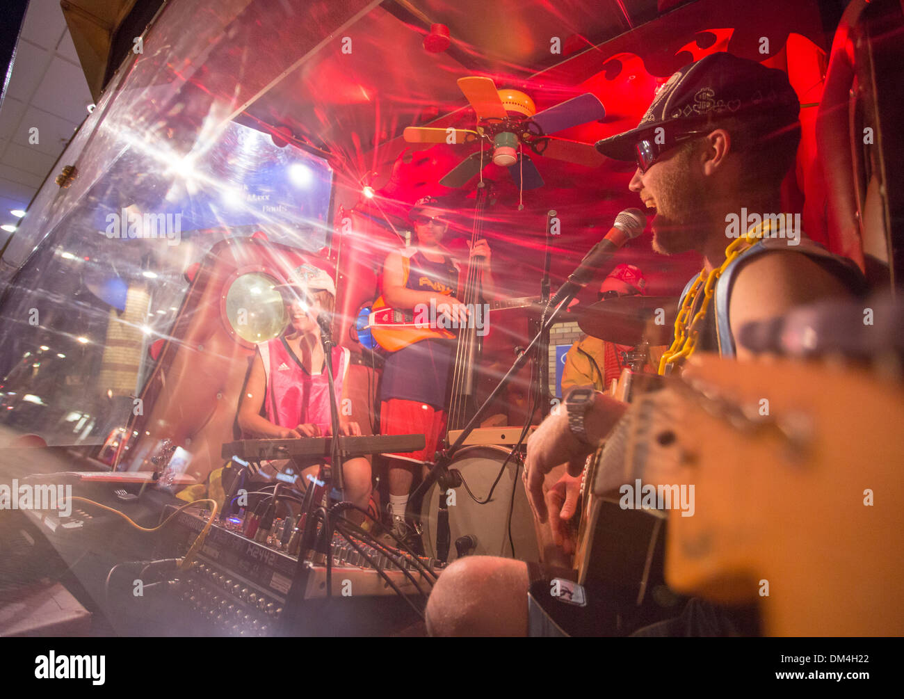 Live jukebox hi-res stock photography and images - Alamy