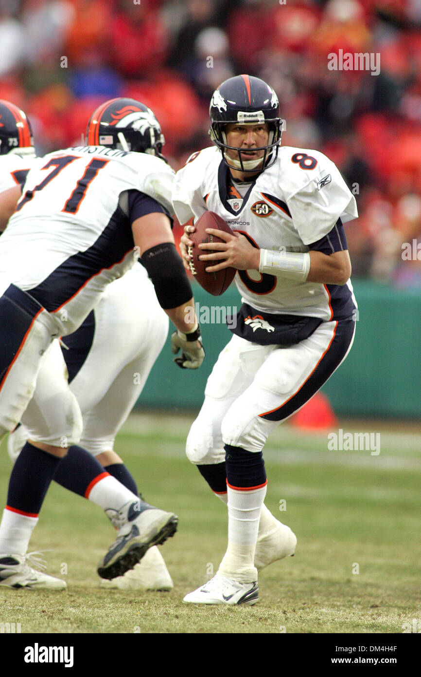 Denver Broncos quarterback Kyle Orton (8) looks to hand off during the ...