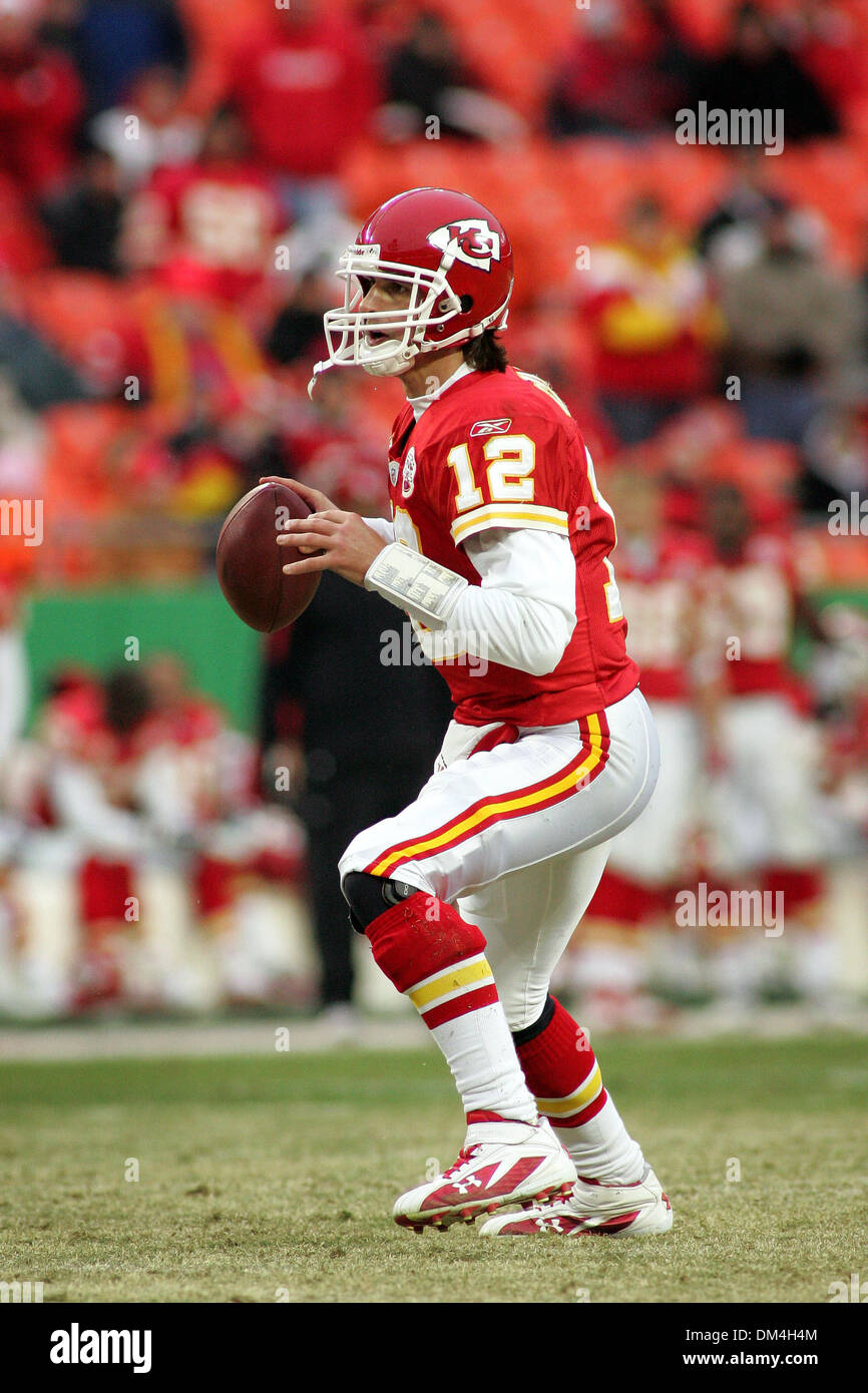 Kansas City Chiefs quarterback Brodie Croyle (12) looks to pass during ...