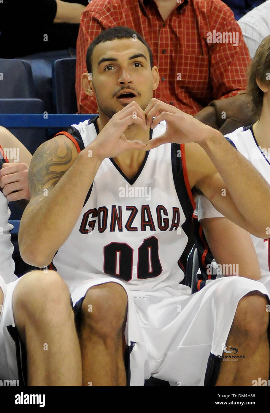 Global heart center hi-res stock photography and images - Alamy