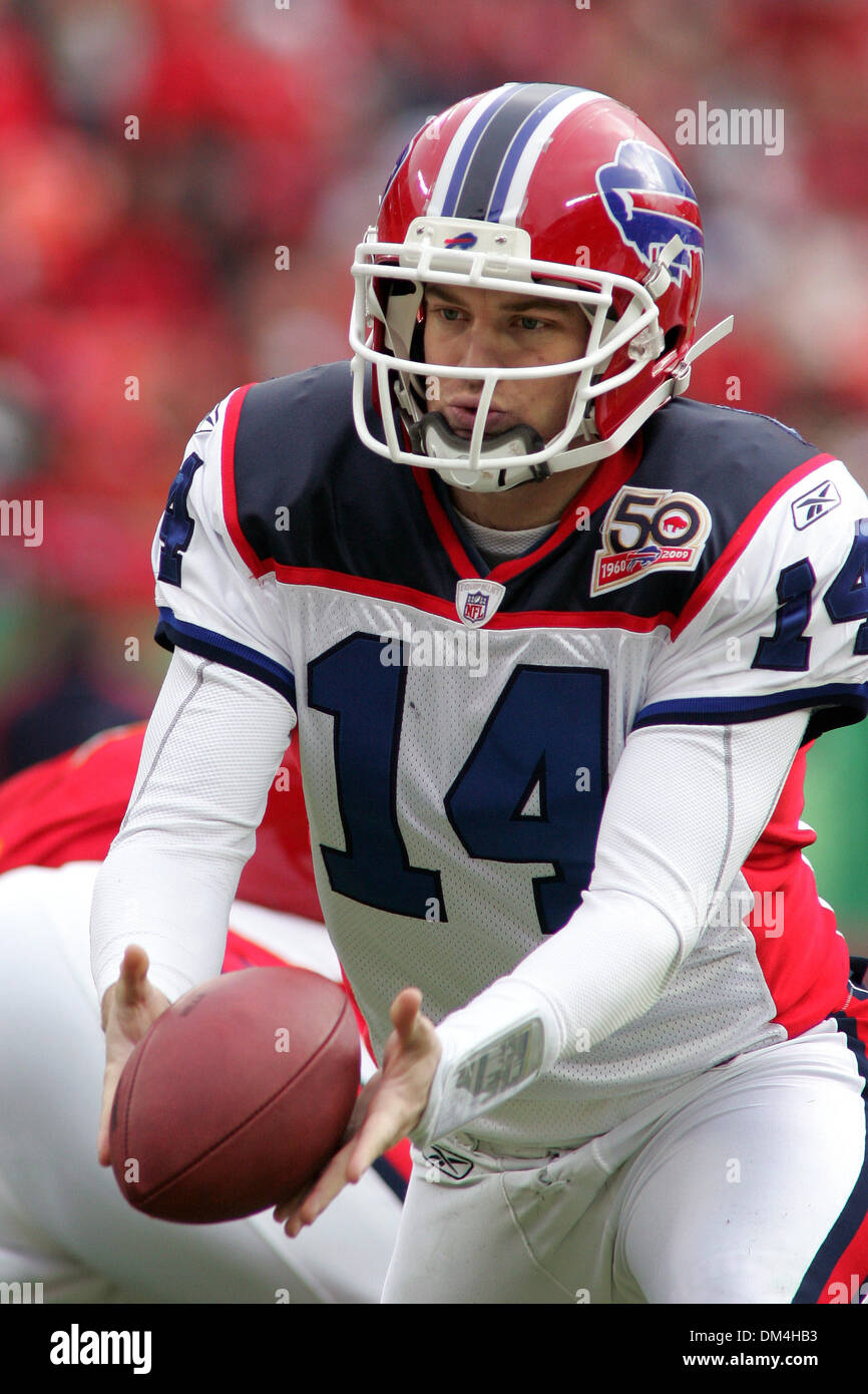 Buffalo Bills quarterback Ryan Fitzpatrick (14) hands off during the ...
