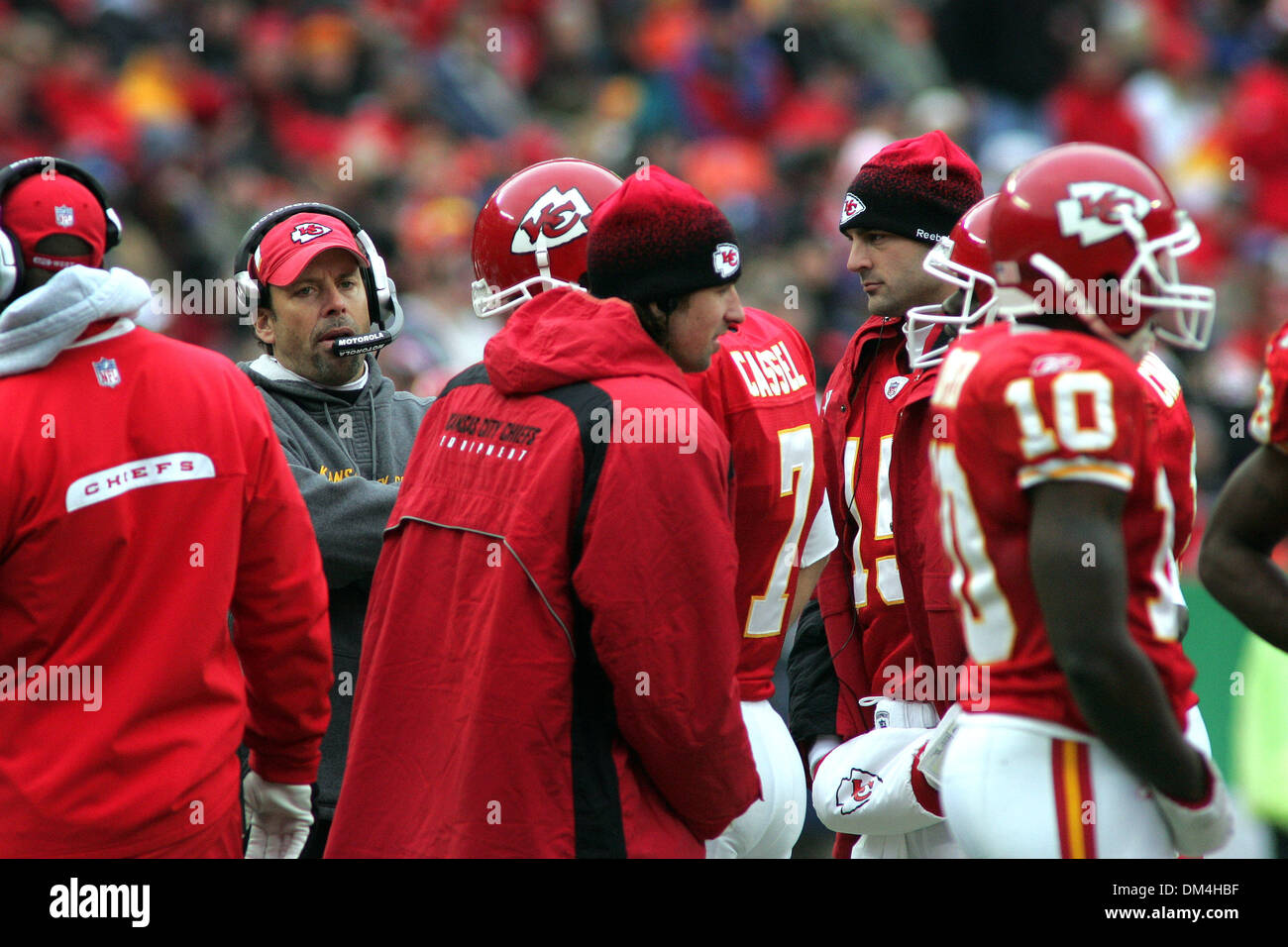 Kansas City Chiefs quarterback Matt Cassel (7) speaks with Kansas City ...