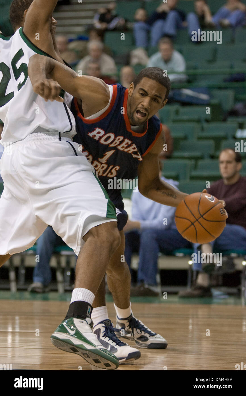 Robert morris basketball hi-res stock photography and images - Alamy