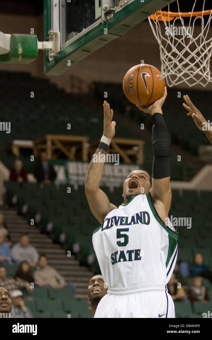15 December 2009: Cleveland State Vikings Jeremy Montgomery (5) shoots ...