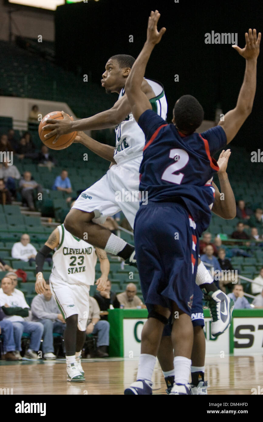 Robert morris basketball hi-res stock photography and images - Alamy