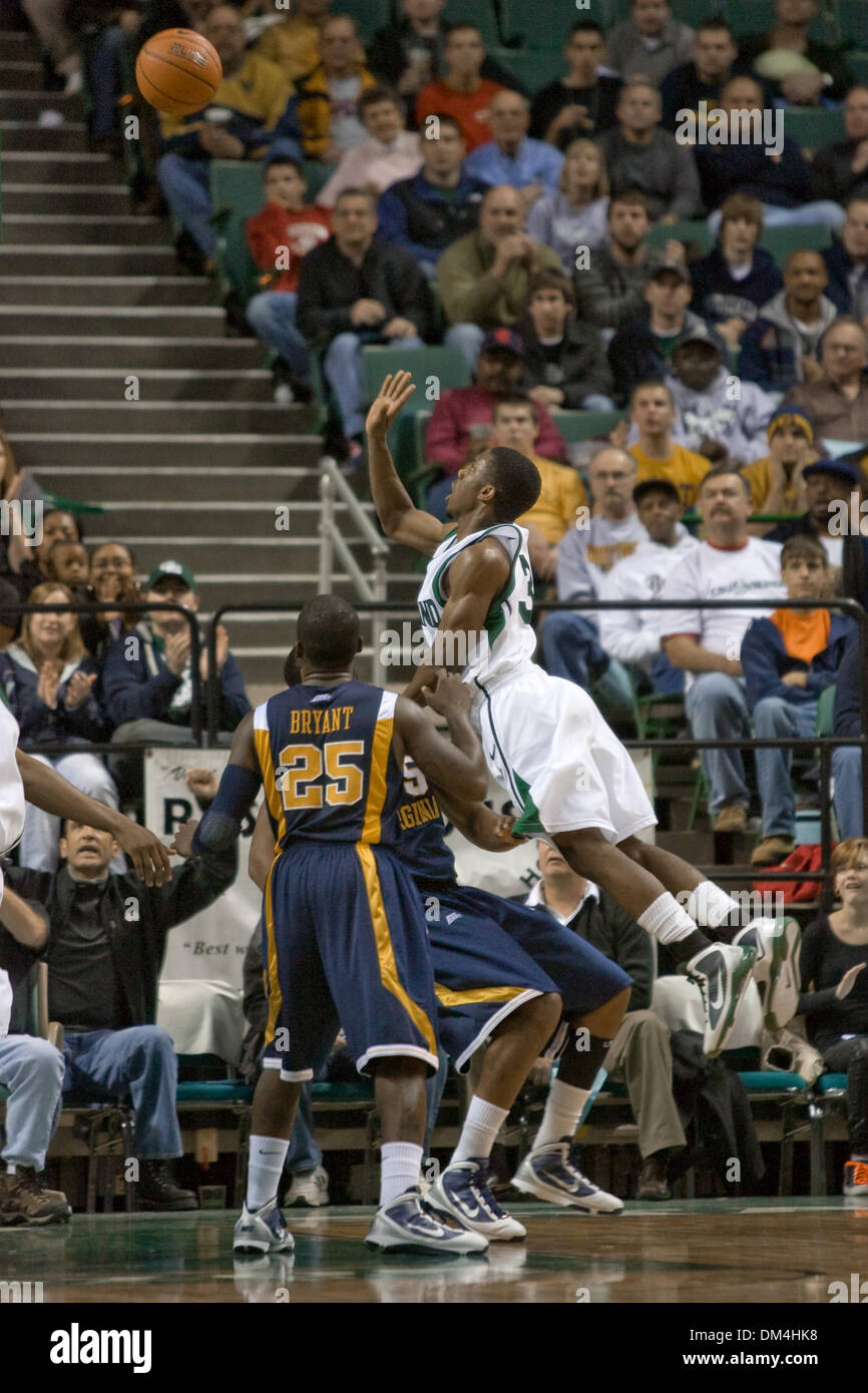 19 December 2009: Cleveland State Vikings Norris Cole (30) shoots ...