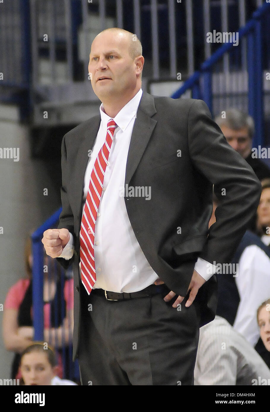Gonzaga head coach Kelly Graves looks on during a NCAA college ...