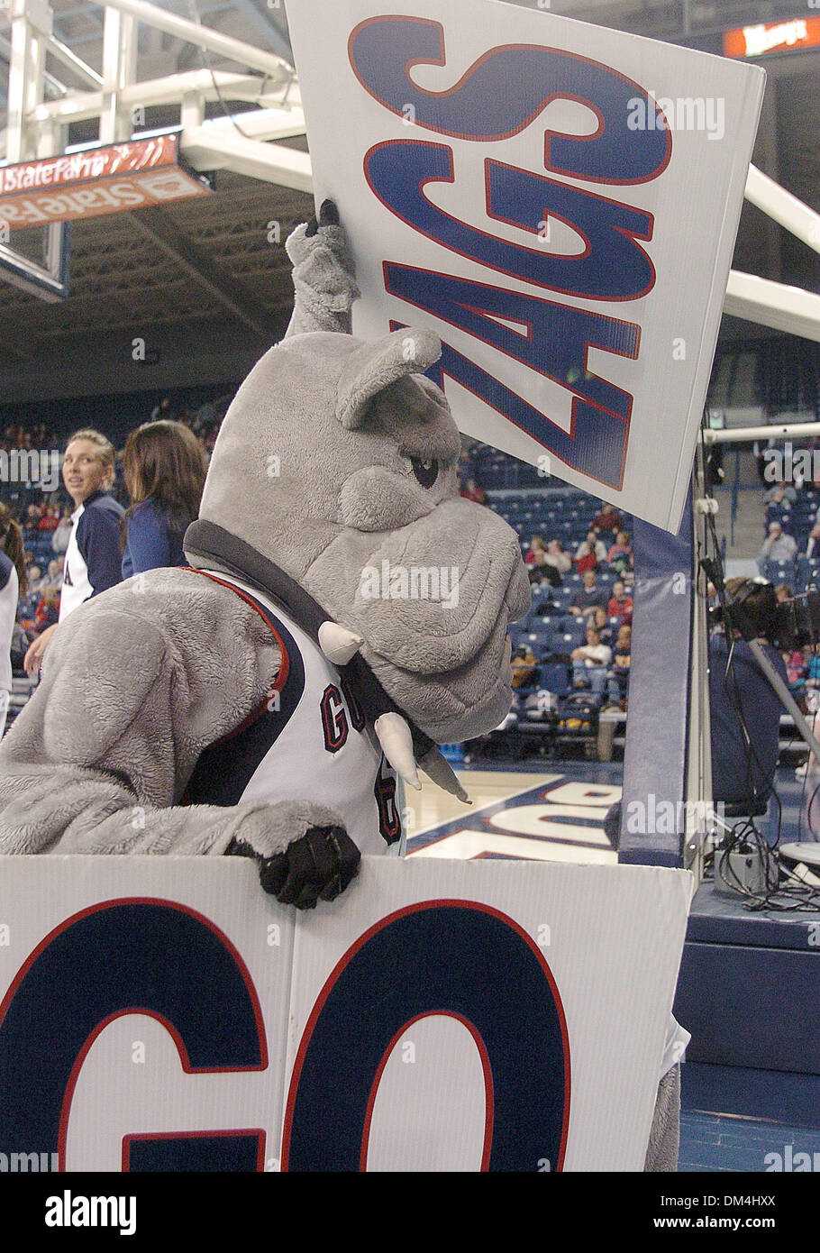 Gonzaga basketball mascot hi-res stock photography and images - Alamy