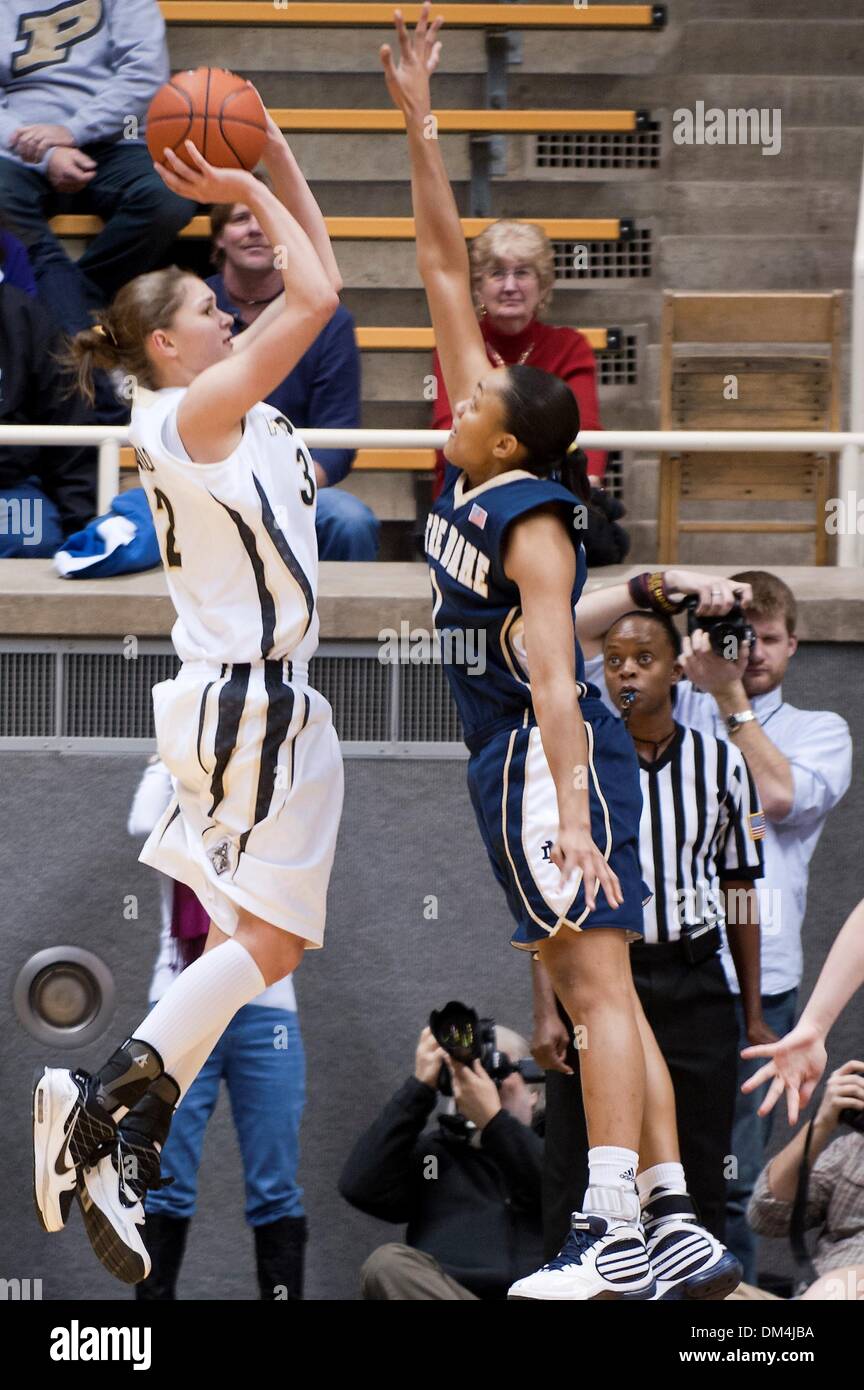 Notre Dame beats Purdue 79-75.(23) Melissa Lechlitner averaged 6.2 ...