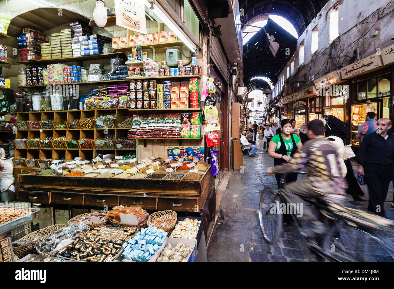 Damascus syria shops hi-res stock photography and images - Alamy