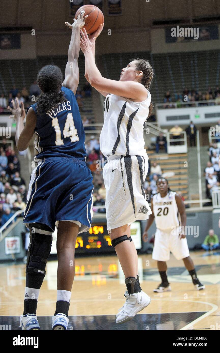 Notre Dame beats Purdue 79-75.(23) Melissa Lechlitner averaged 6.2 ...