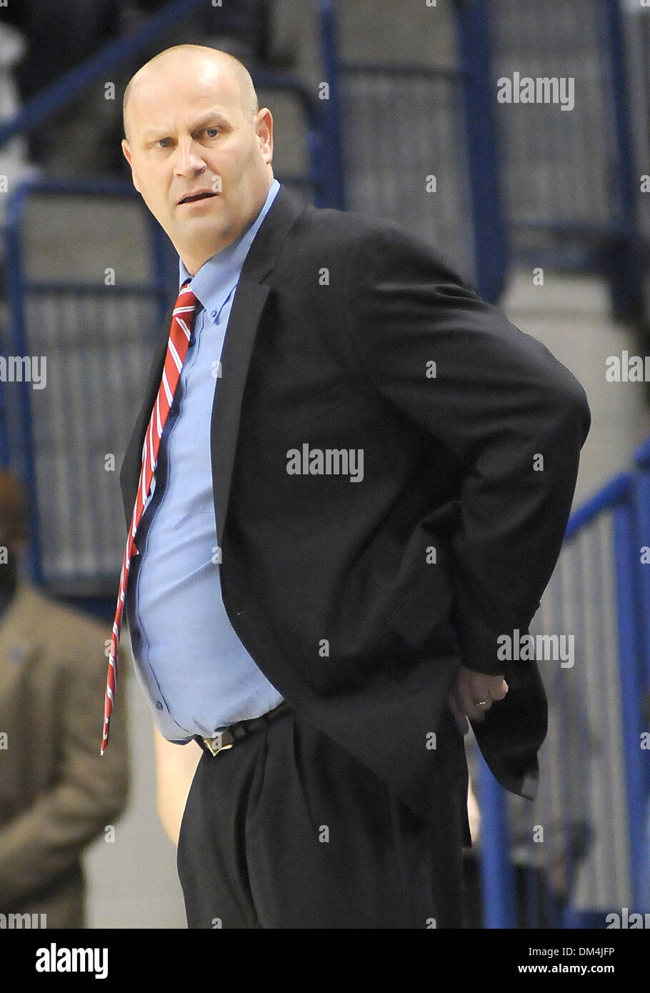 Gonzaga head coach Kelly Graves looks on during a NCAA college ...