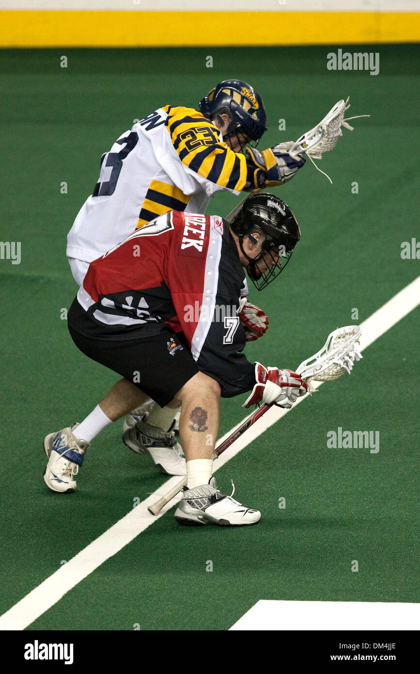 Calgary Roughnecks tansition Rob Van Beek (7) and Minnesota Swarm ...