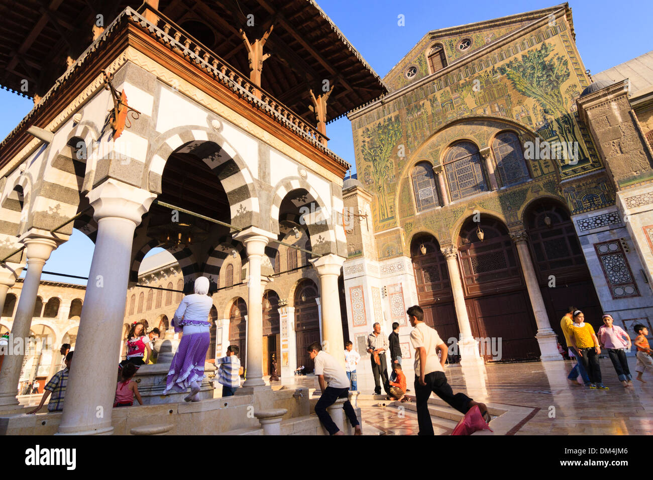 Courtyard of Umayyad Mosque, Damascus, Syria Stock Photo - Alamy