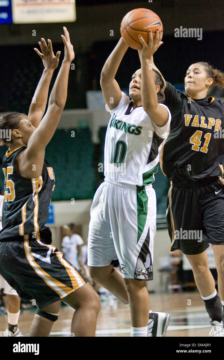 16 January 2010: Cleveland State Vikings Takima Keane (10) drives to ...