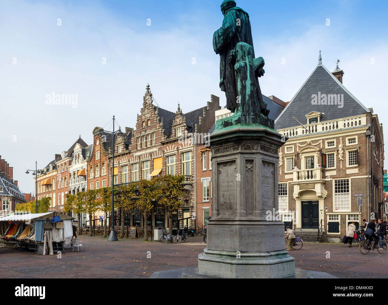 HAARLEM HOLLAND THE CITY CENTRE AND MARKETPLACE Stock Photo - Alamy
